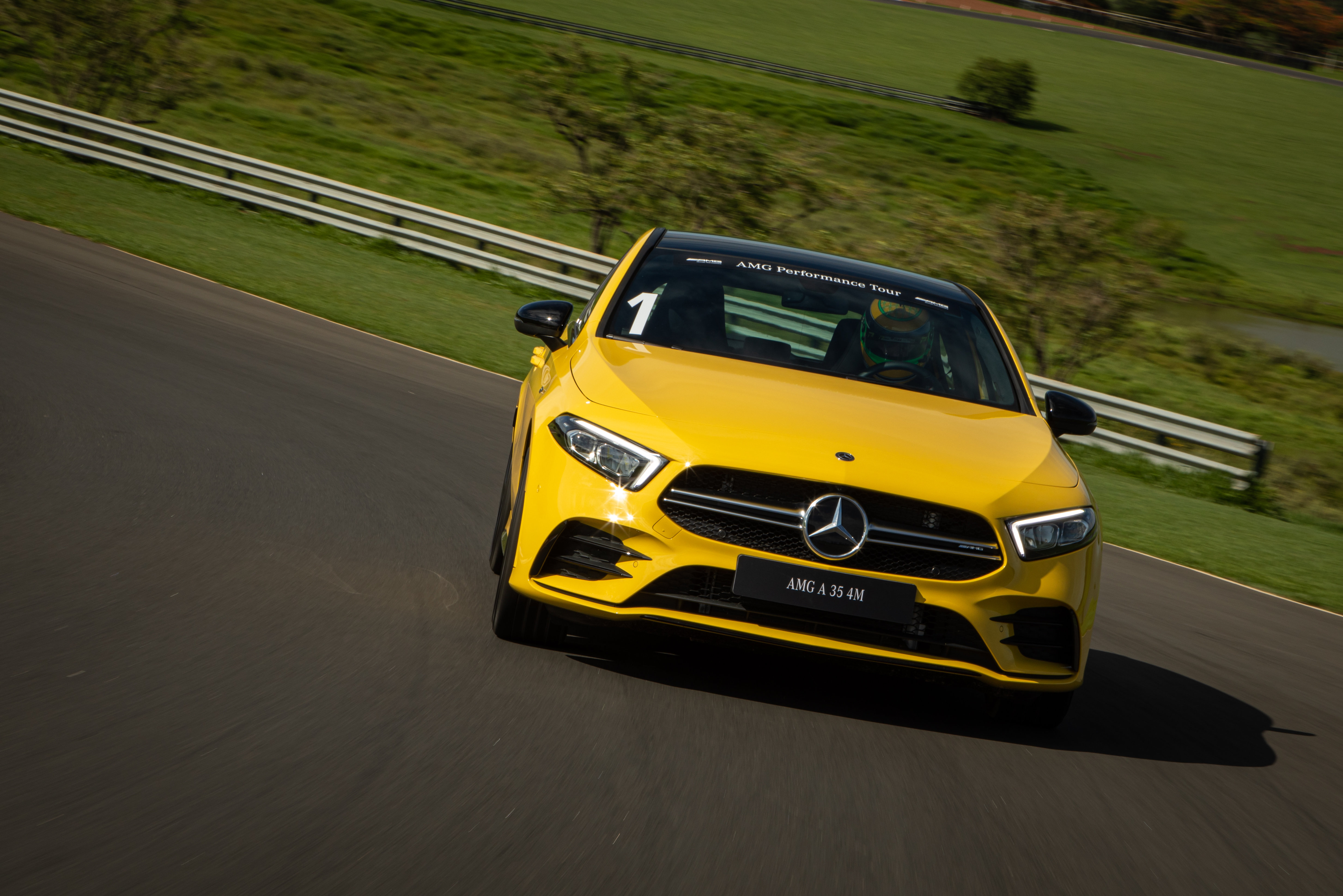 AutoData Editora - Mercedes-Benz lança três modelos AMG no Brasil