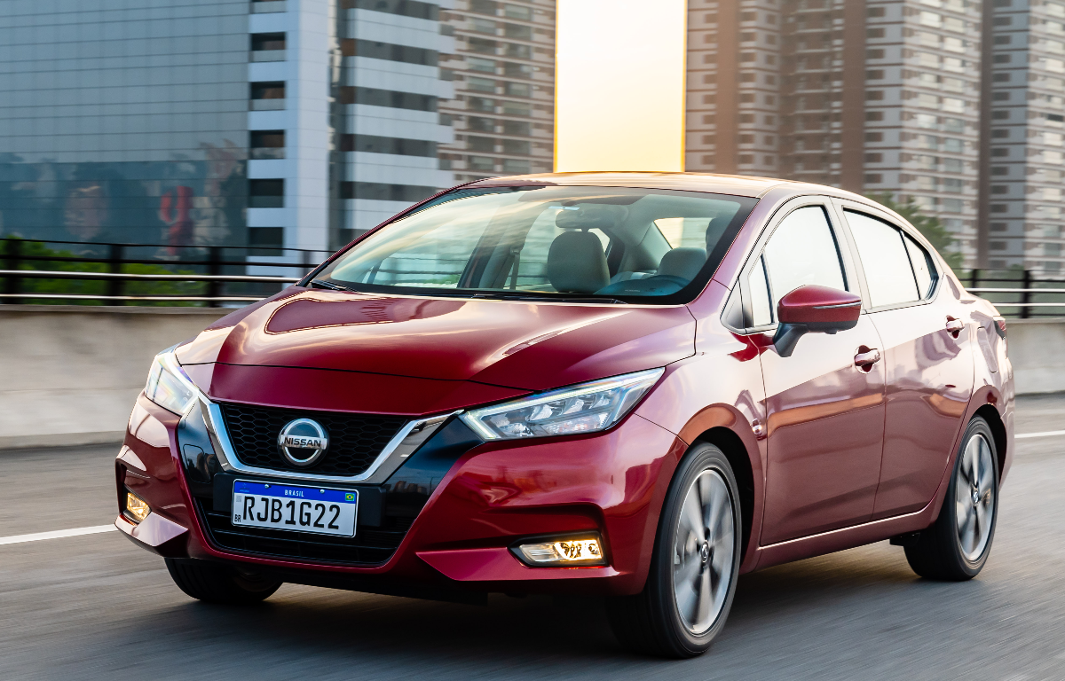 AutoData Editora - Nissan Versa mexicano chega por R$ 73 mil